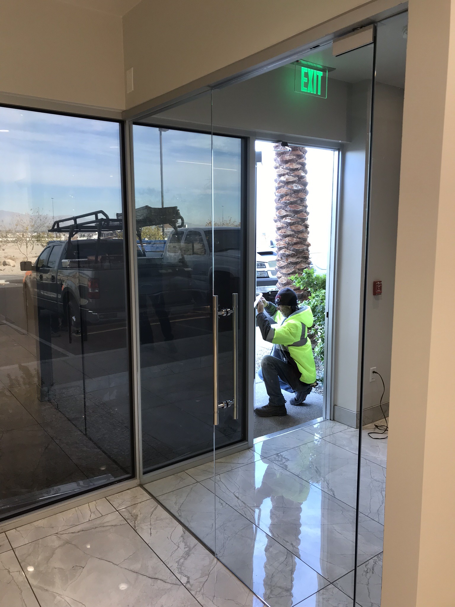 Storefront Glass - A Cutting Edge Glass & Mirror